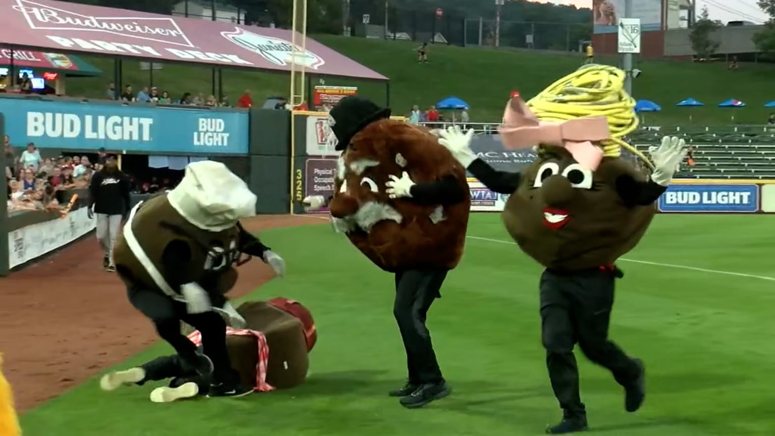 Meatball Race | 08/05/2023 | MLB.com