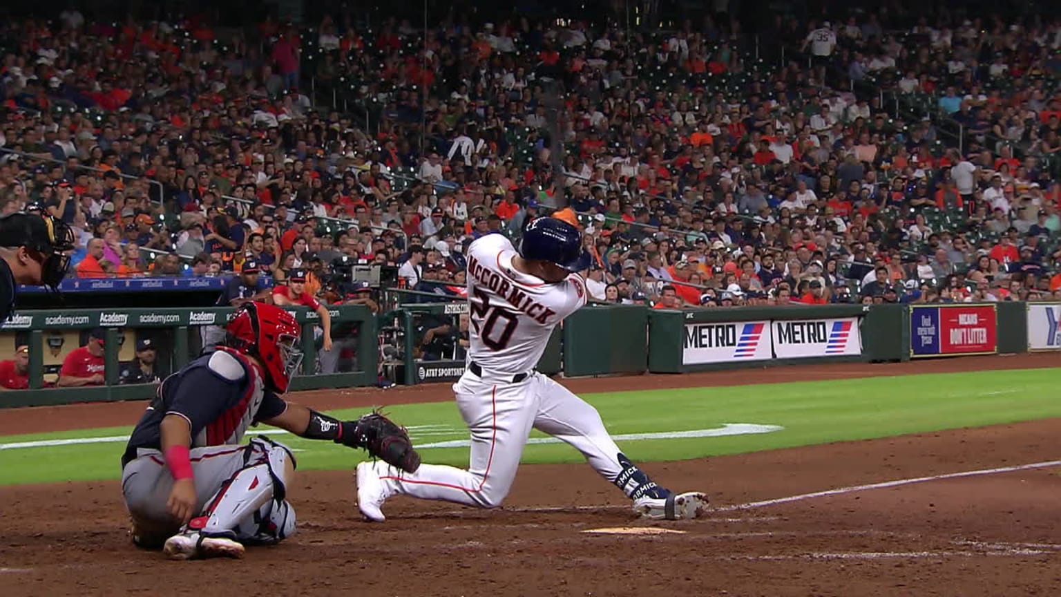 Chas McCormick pega jonrón en la 8va entrada | 13/06/2023 | Los ...