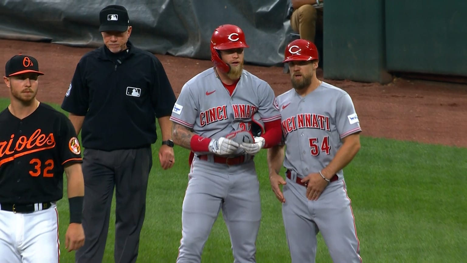 Jake Fraley gives the Reds a 2-0 lead on RBI single | 06/28/2023 ...