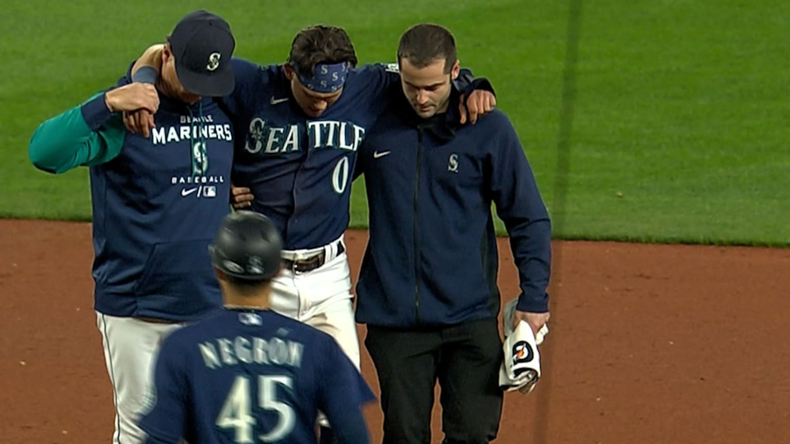 Sam Haggerty exits with injury in the 9th inning | 10/03/2022 | Seattle ...