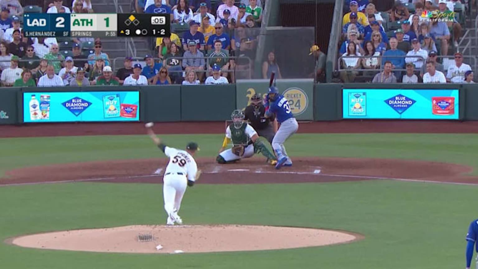 Joshua Kuroda-Grauer's awkward catch | 06/30/2026 | MLB.com