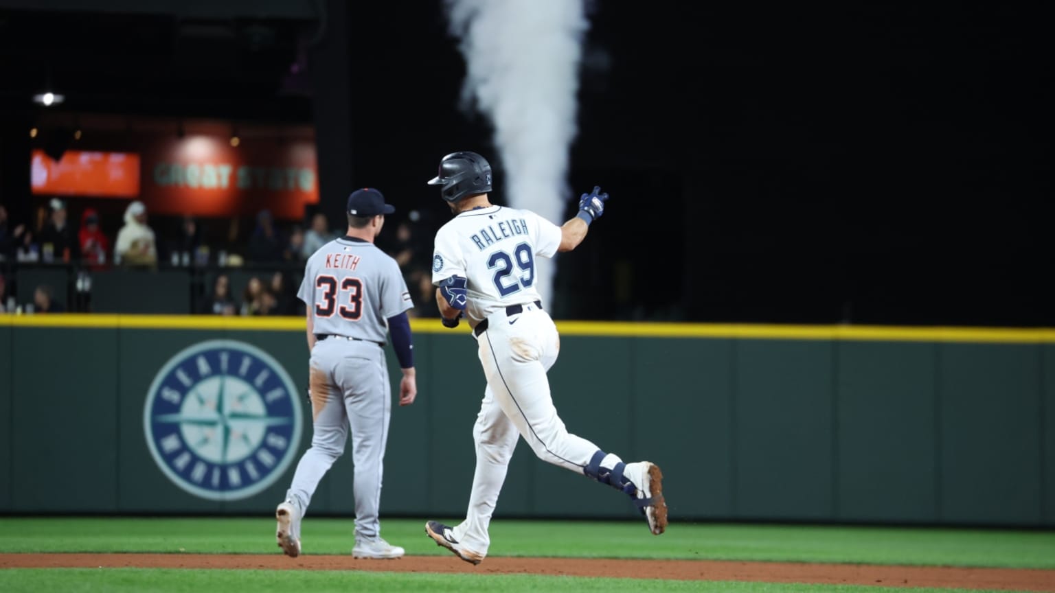 Cal Raleigh's first home run of 2025 | 03/31/2025 | MLB.com