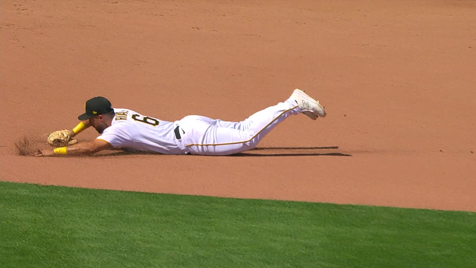 Alfonso Rivas makes a slick stop at first base | 09/06/2023 ...