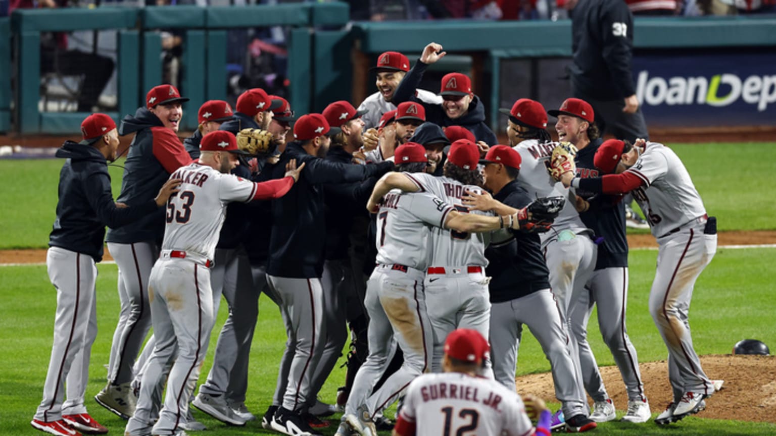 Sewald secures save, D-backs advance to World Series | 10/24/2023 ...