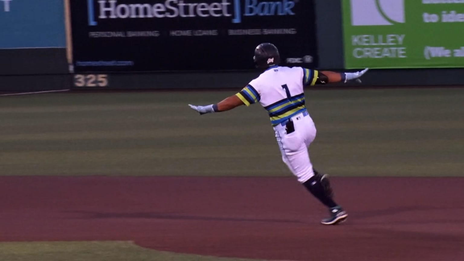 Victor Labrada's two-homer game | 06/22/2024 | Minnesota Twins