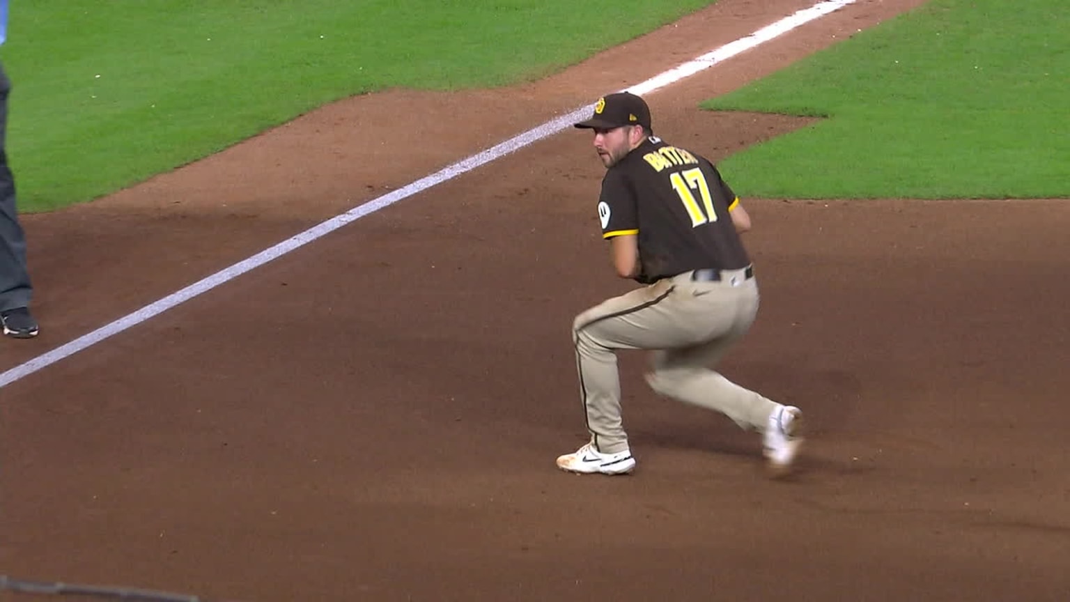 Matthew Batten makes a diving play at third base | 09/09/2023 | San ...