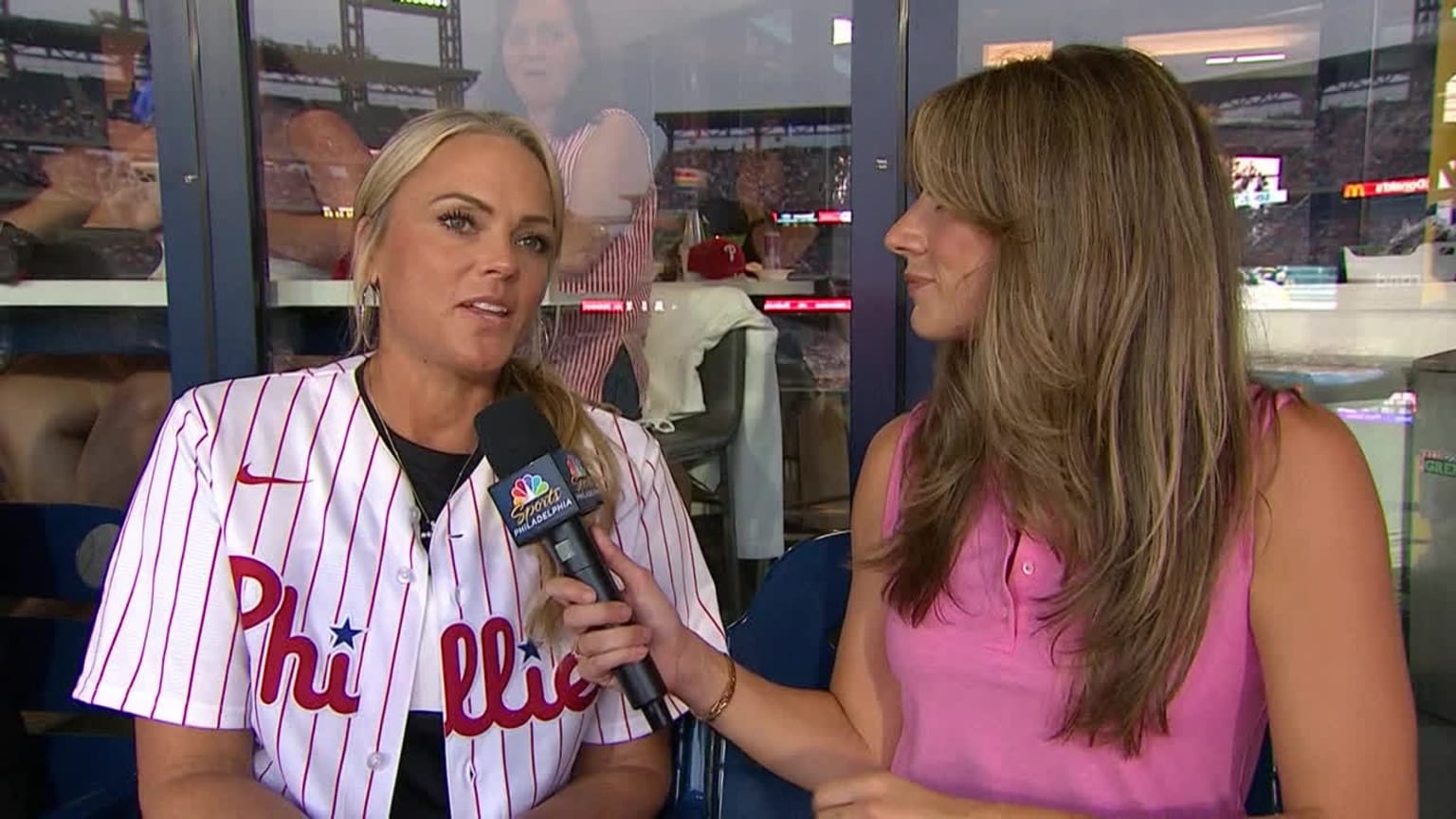 Jennie Finch throws first pitch | 08/21/2023 | MLB.com