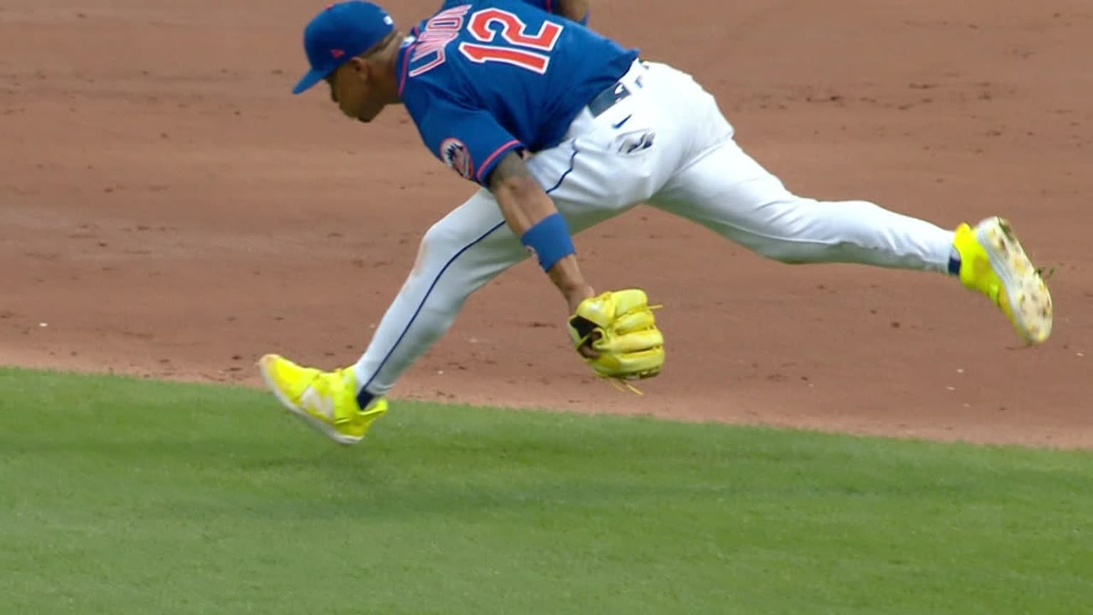 Lindor makes nice defensive play in the 2nd inning | 06/26/2023 | New ...