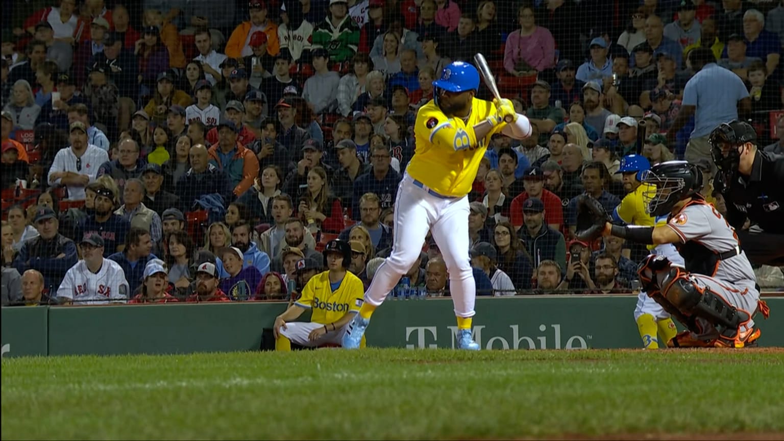 Abraham Almonte belts a solo home run to right field | 09/28/2022 ...