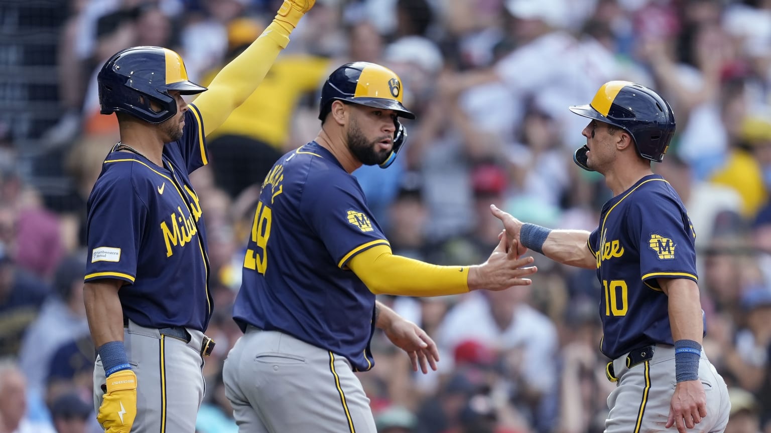 Brewers score five runs in the 3rd | 05/25/2024 | Milwaukee Brewers