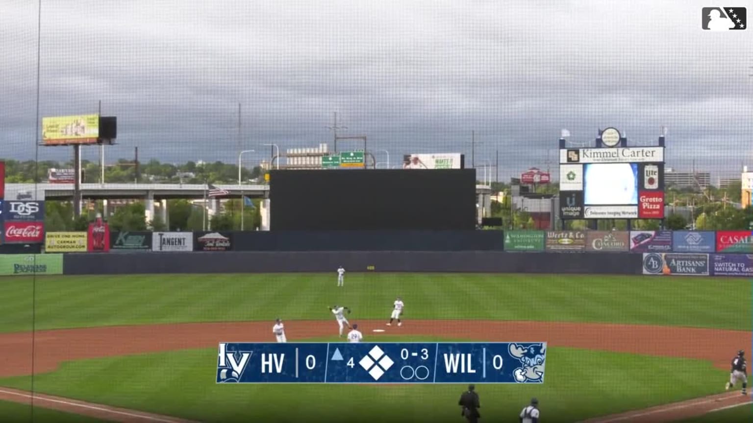 Seaver King's dazzling barehanded play | 05/10/2025 | MLB.com