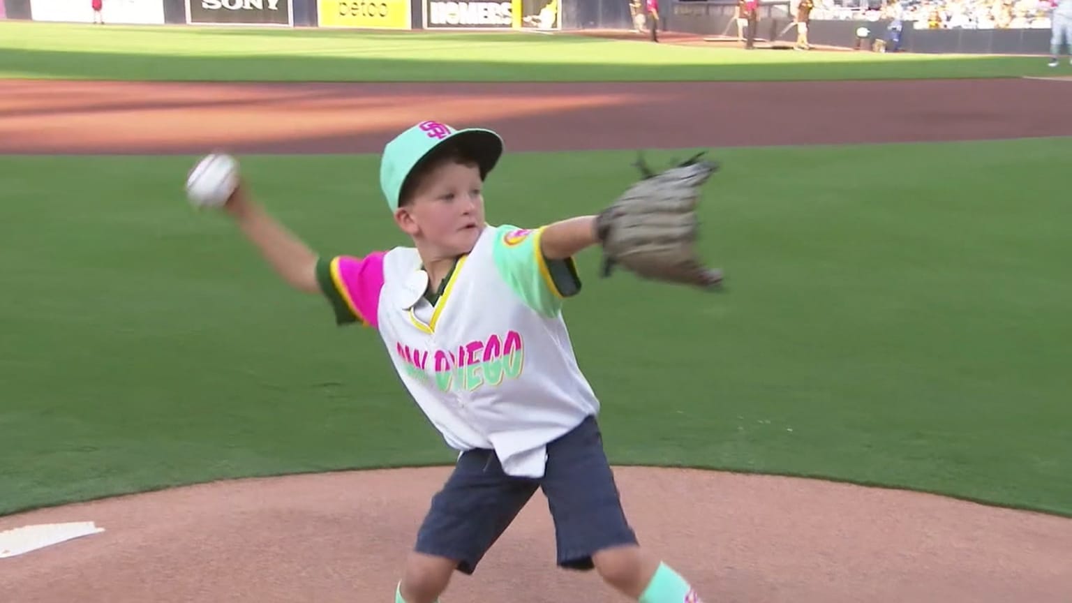 9/7/22: Ceremonial First Pitch | 09/07/2022 | San Diego Padres