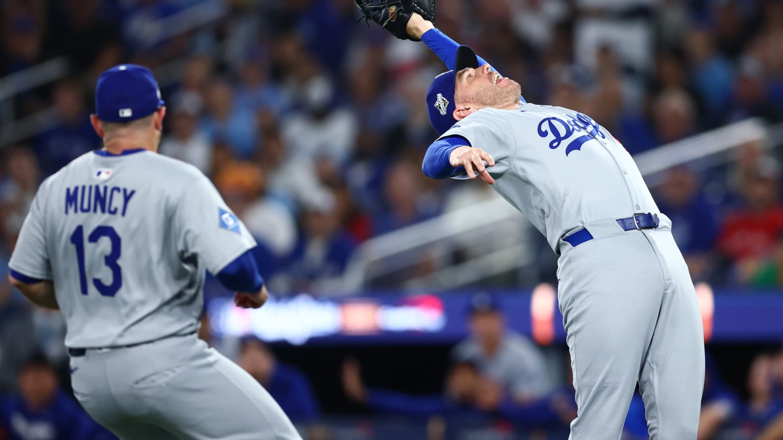 Ernie Clement singles on infield popup | 10/25/2025 | MLB.com