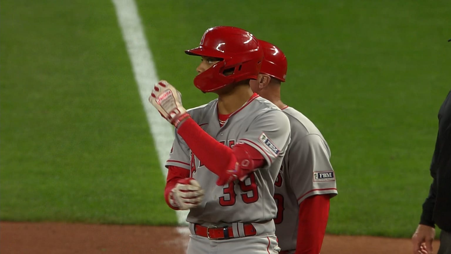 Jordyn Adams reaches on an error | 09/11/2023 | Los Angeles Angels