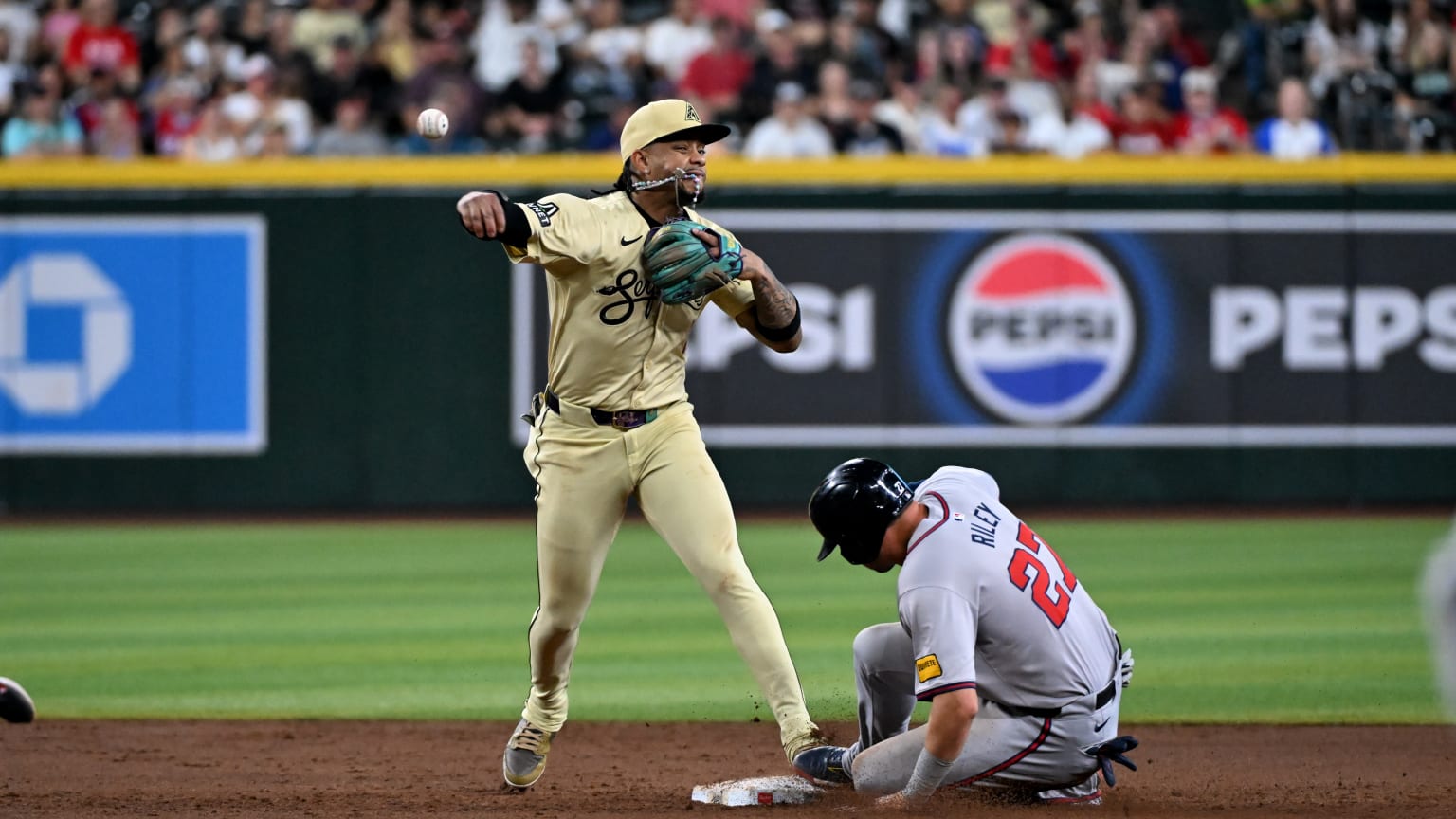 D-backs turn 6-4-3 double play | 07/09/2024 | Arizona Diamondbacks