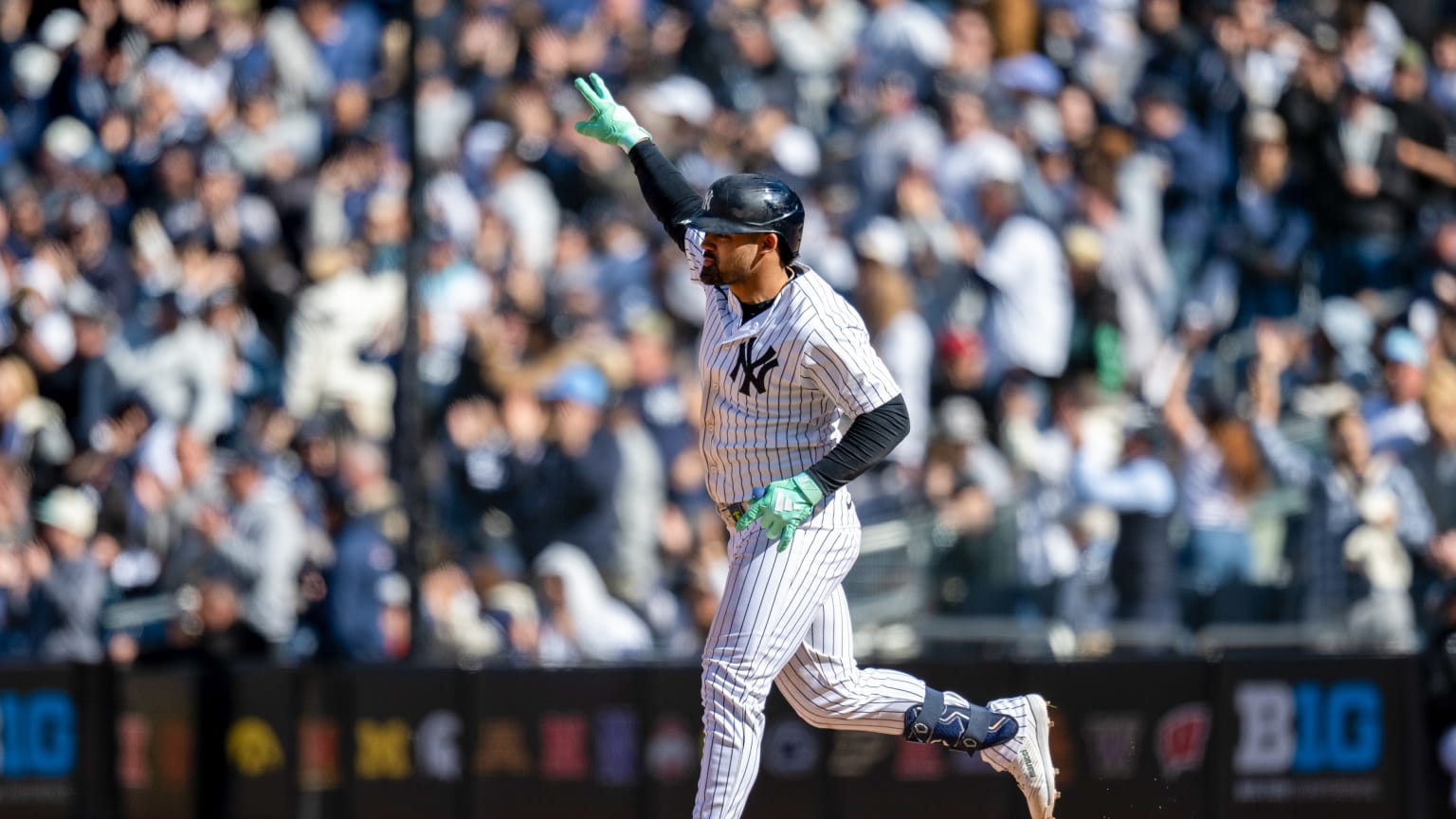 Yankees offense scores seven runs in the 8th | 05/03/2026 | MLB.com