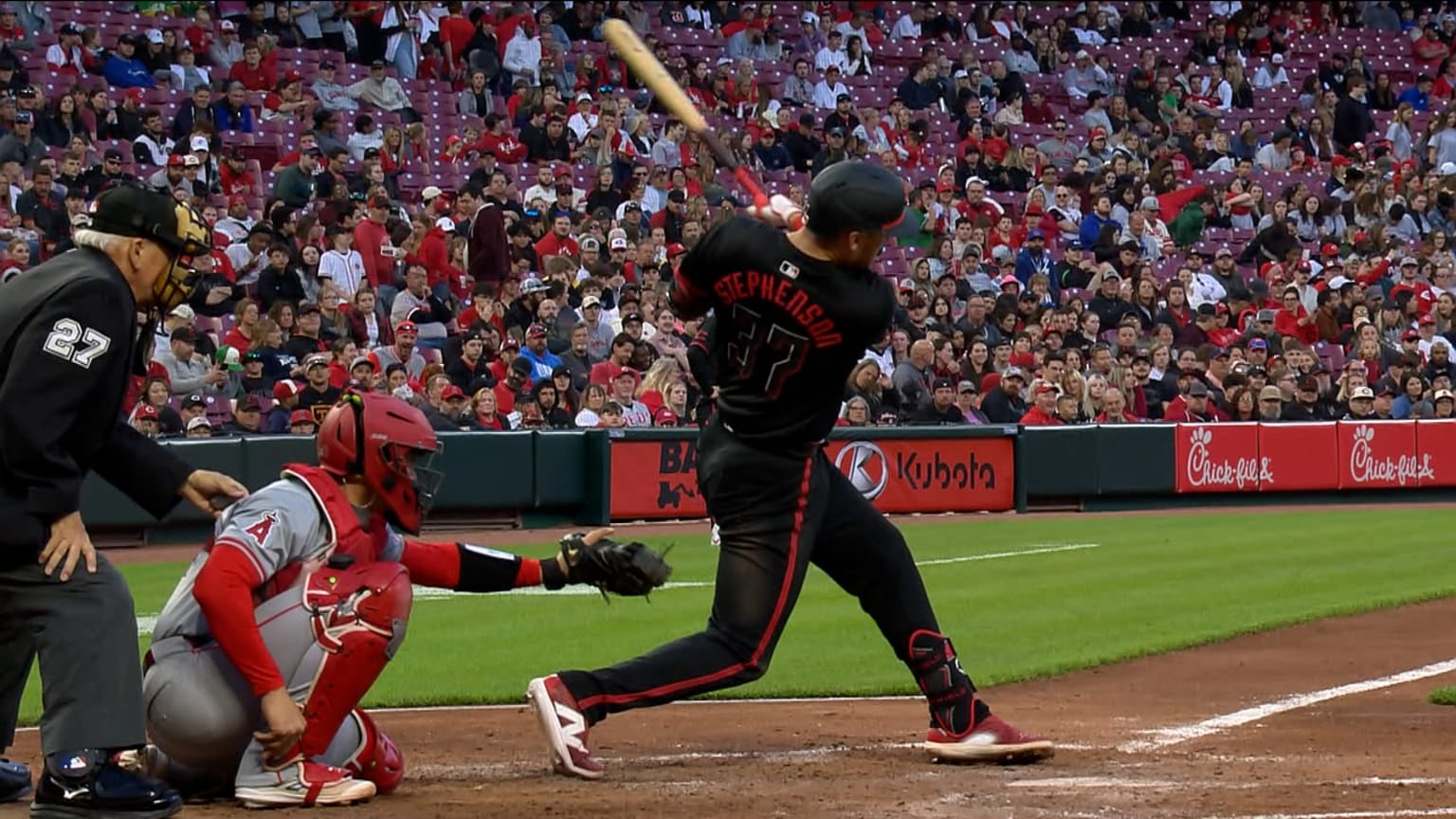 Data Viz: Tyler Stephenson's home run | 04/19/2024 | Cincinnati Reds