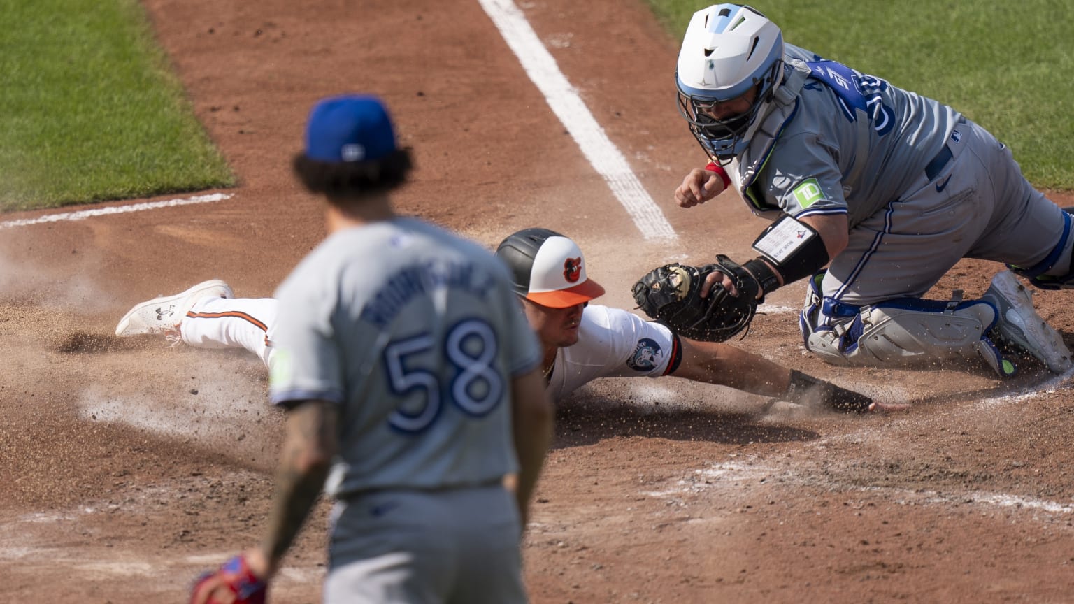 Barger, Clement nab Mountcastle at plate | 07/29/2024 | Toronto Blue Jays