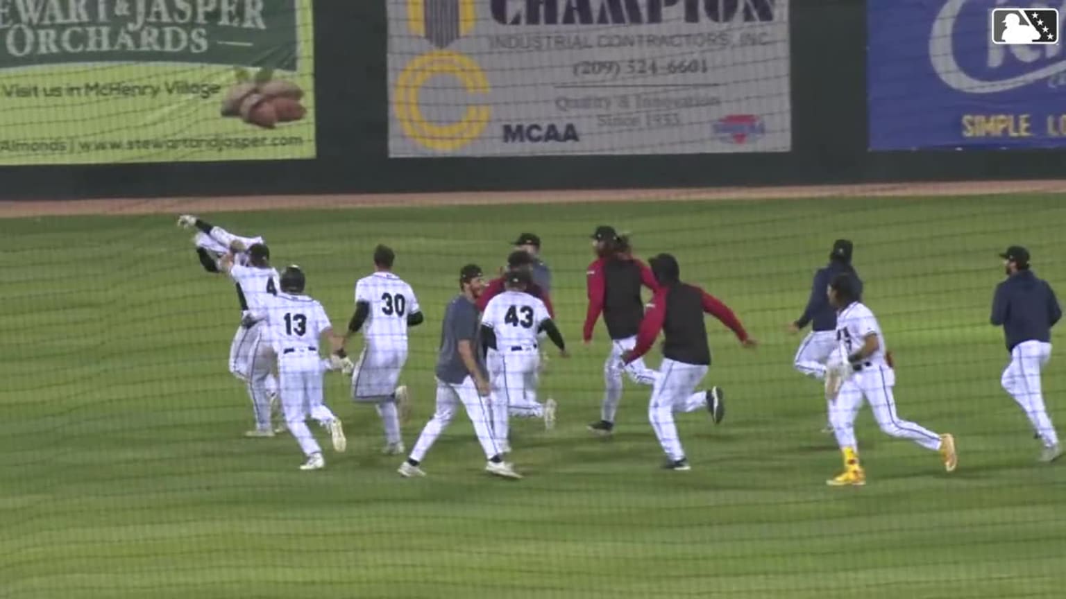 Caleb Cali hits a walk-off single in the 10th | 05/04/2024 | MLB.com