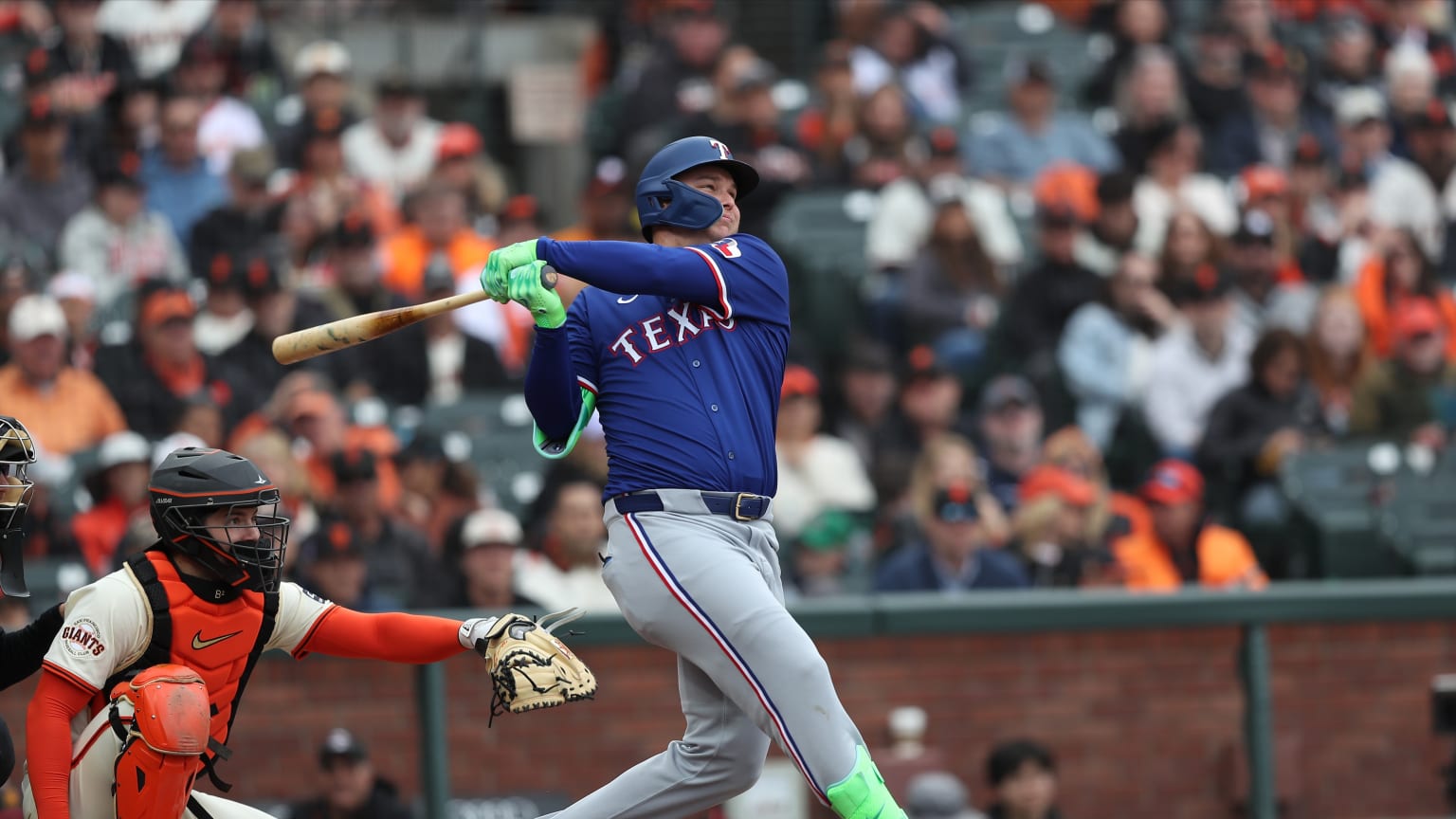 Joc Pederson's first triple of the season | 04/27/2025 | Texas Rangers