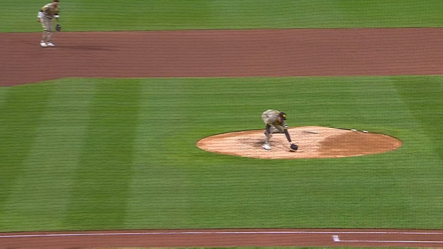 Bryan Hoeing starts a 1-4-3 double play | 08/06/2024 | San Diego Padres