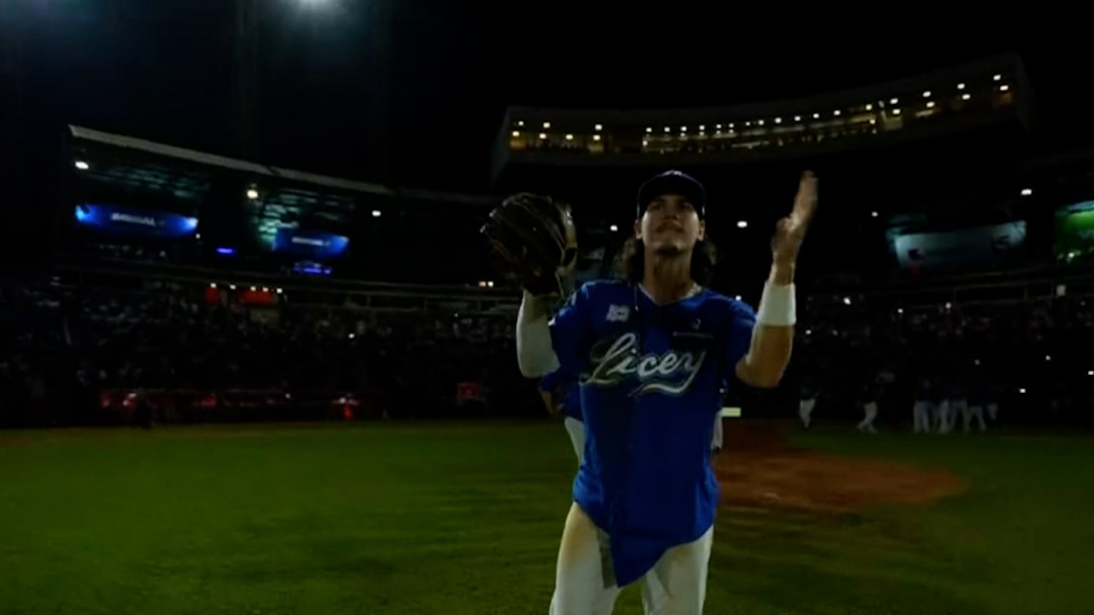 Jonathan Aro sella la victoria 8-7 para Licey | 04/12/2024 | Lasmayores.com