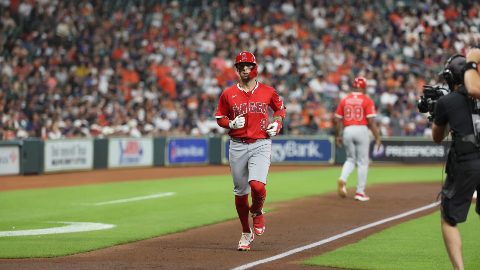 Zach Neto's solo home run (25) | 09/01/2025 | MLB.com