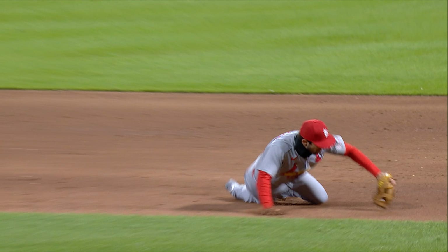 Thomas Saggese's diving play | 04/18/2025 | St. Louis Cardinals