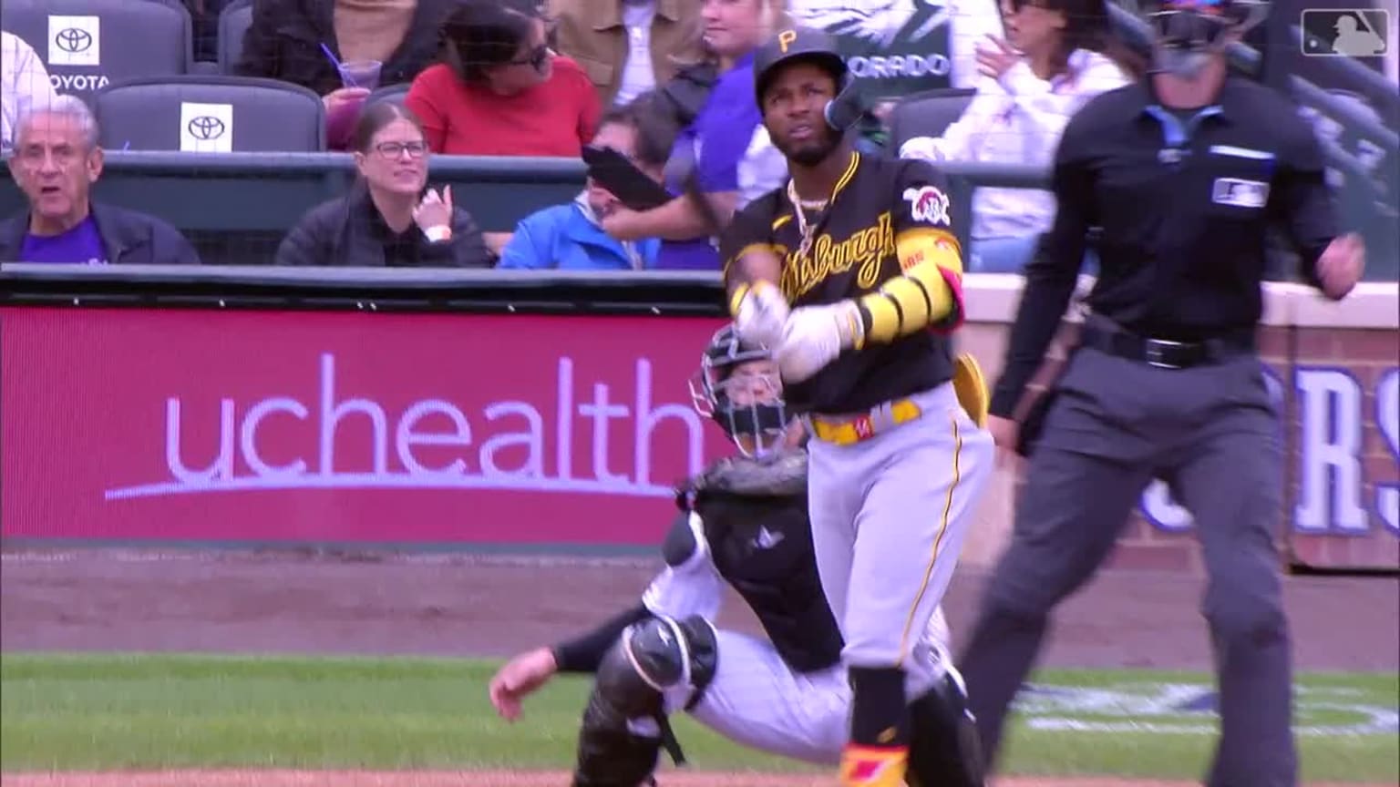 Rodolfo Castro belts a three-run home run | 04/19/2023 | Pittsburgh Pirates