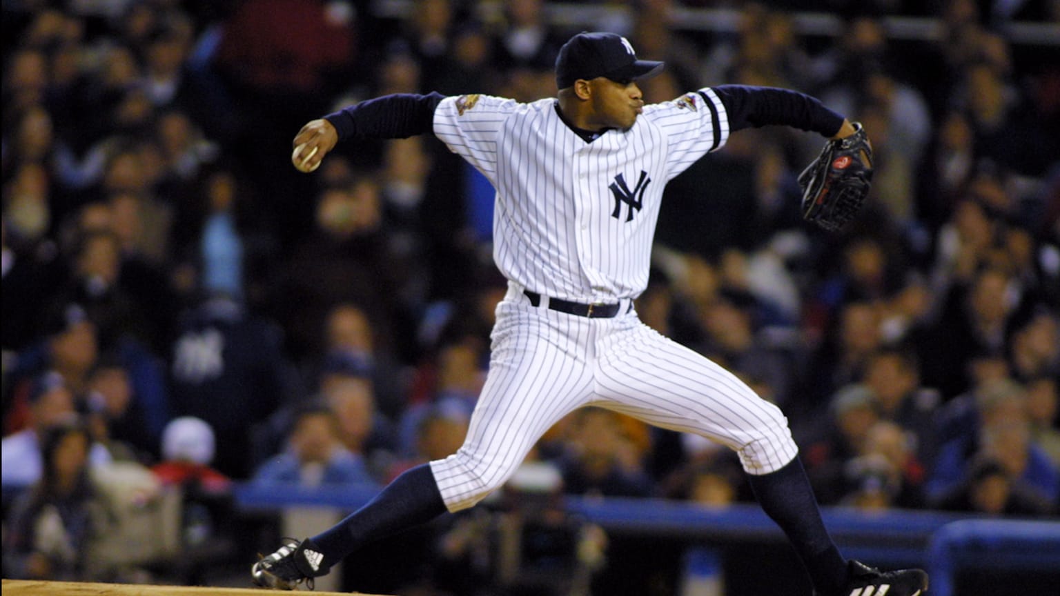WS2001 Gm4: El Duque fans five over 6 1/3 frames | 10/31/2001 | MLB.com