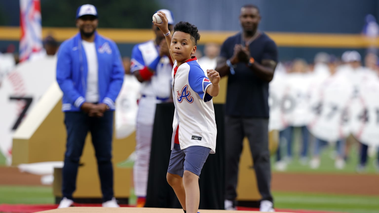 King Aaron tosses out the ceremonial first pitch | 04/08/2024 | MLB.com