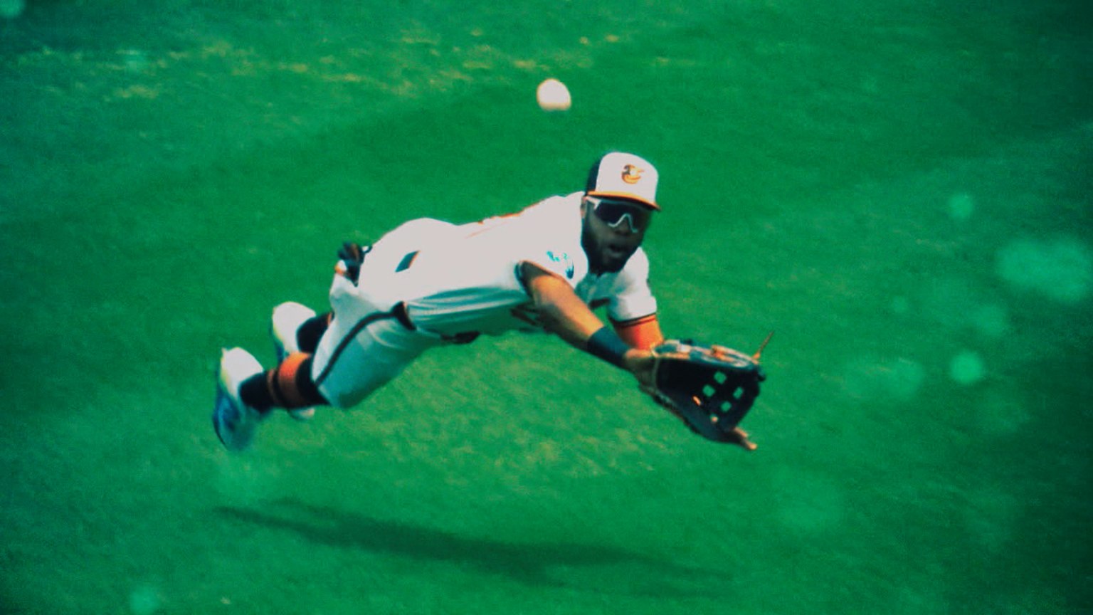 Daily Dash: Mullins dives, García's sliding grabs | 05/17/2025 | MLB.com