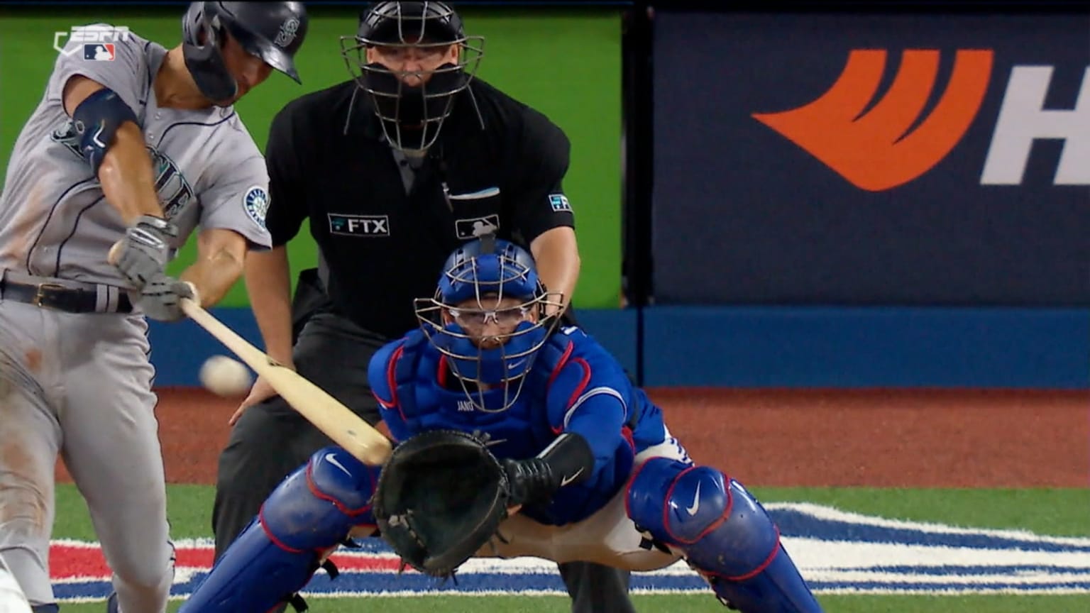 Adam Frazier clubs an epic RBI double to right field | 10/08/2022 ...