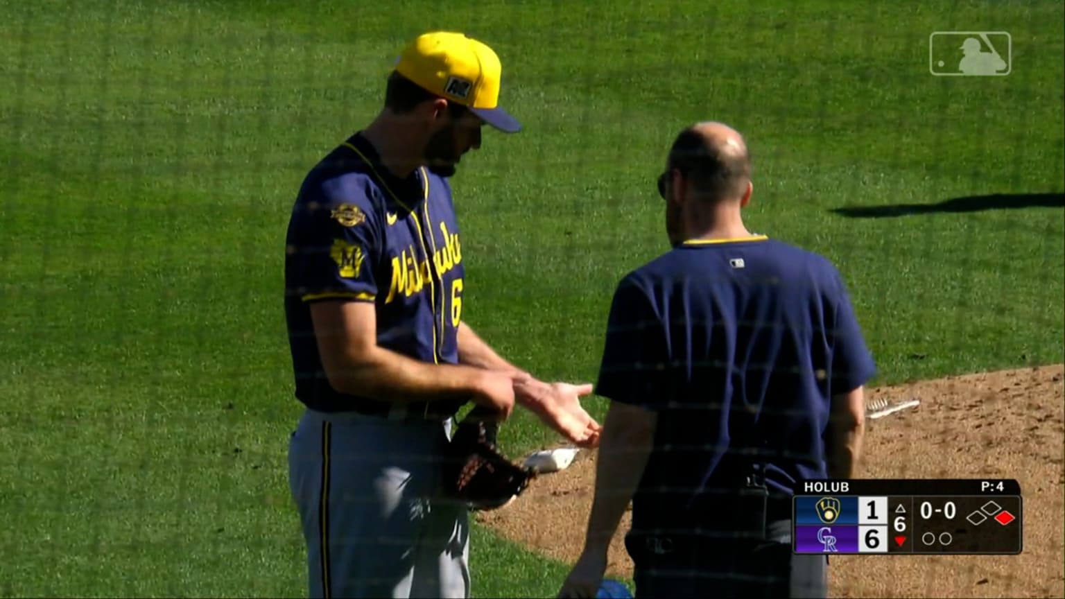 Blake Holub es impactado por lineazo | 23/02/2025 | Los Brewers de ...