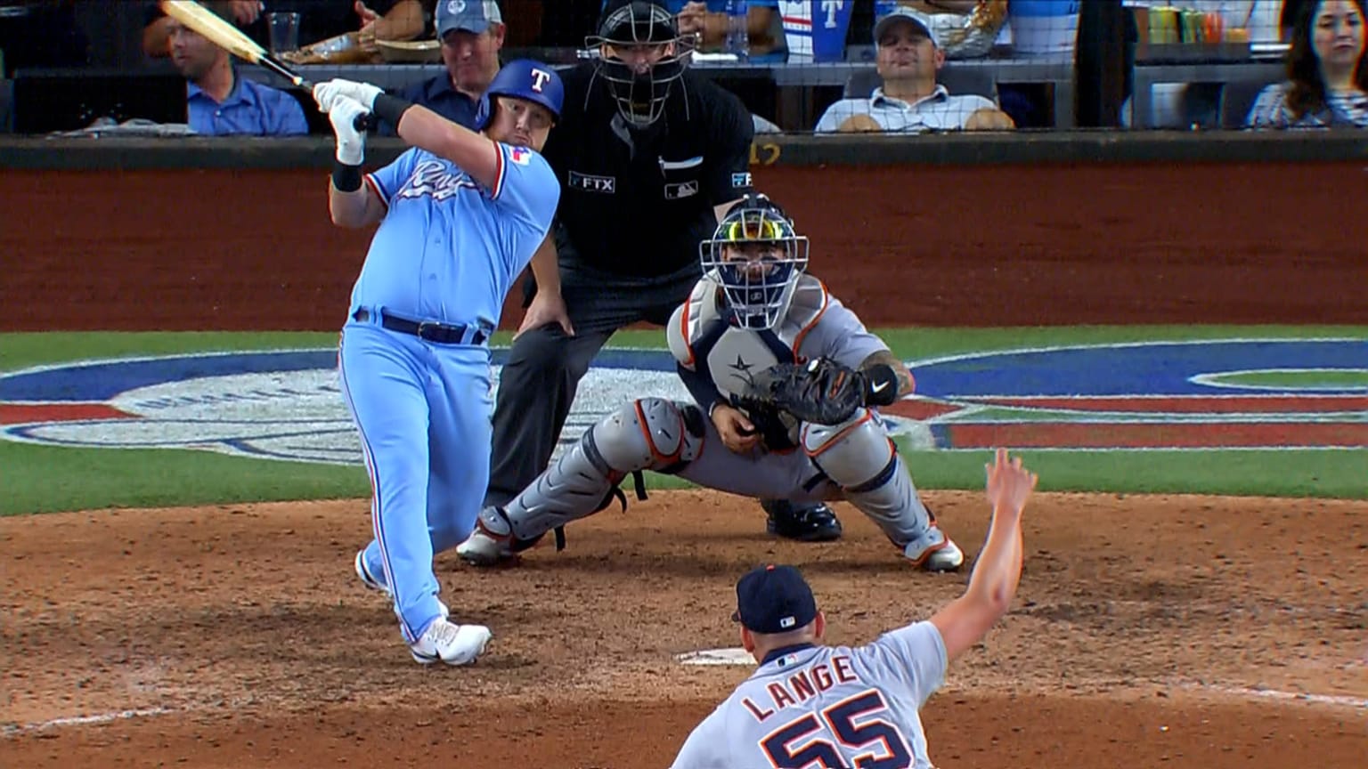 Kole Calhoun crushes a two-run homer to right-center | 08/28/2022 ...