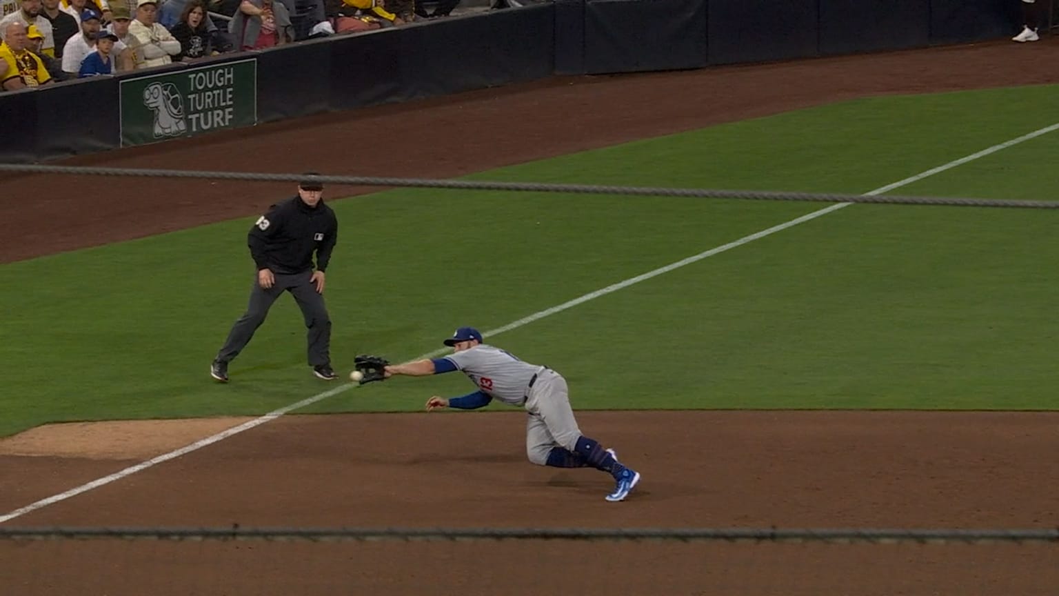 Max Muncy's diving catch | 05/11/2024 | MLB.com