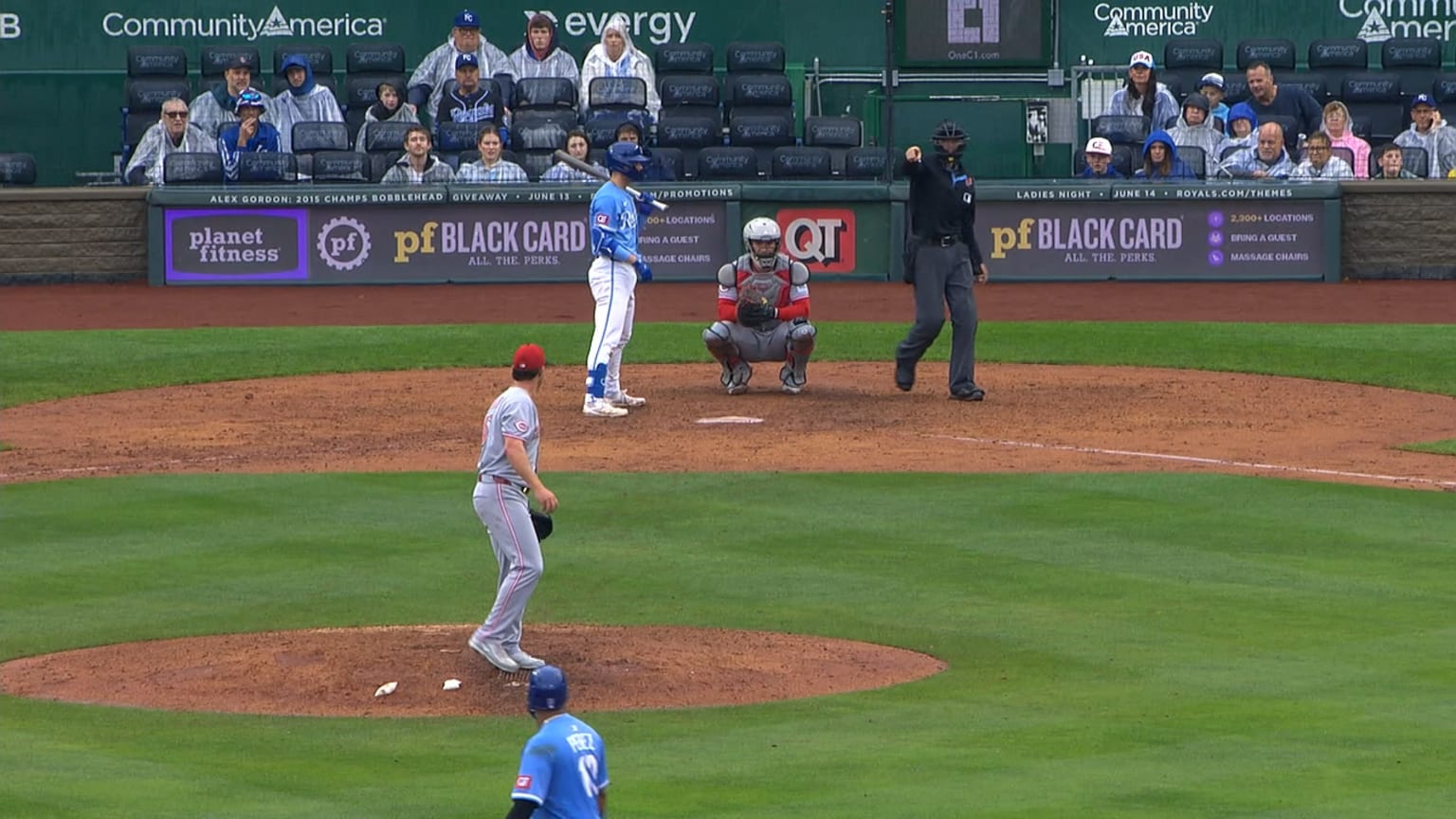Vinnie Pasquantino scores on a balk | 05/26/2025 | Kansas City Royals
