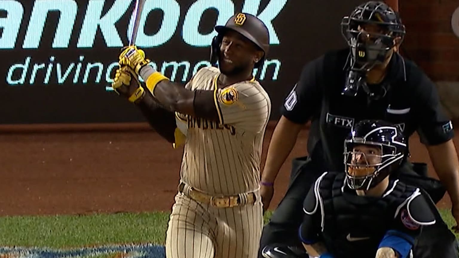 Jurickson Profar smashes a three-run homer to right | 10/07/2022 | MLB.com