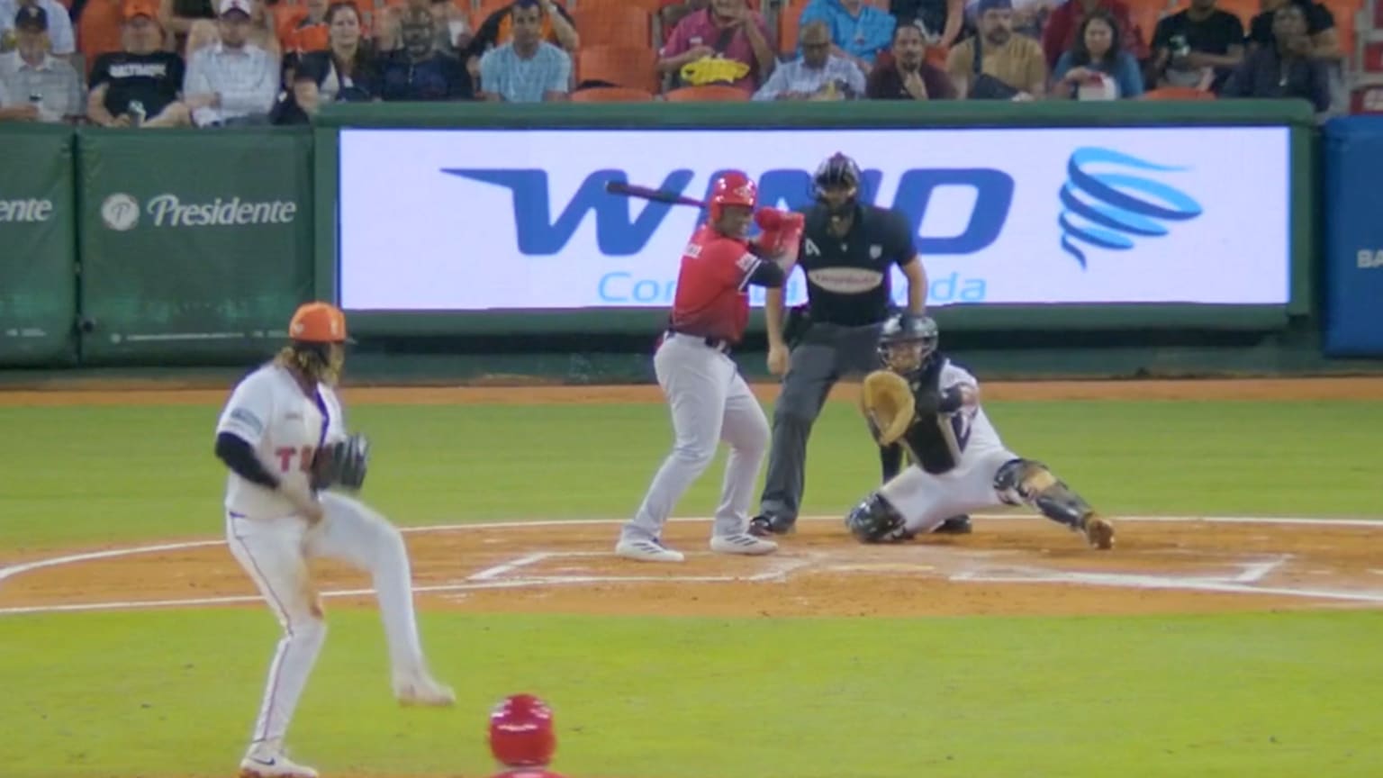 Héctor Rodríguez produce con sencillo | 18/11/2025 | Los Reds de Cincinnati