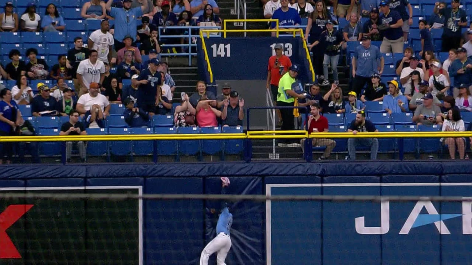 Randy Arozarena's great catch on the warning track | 03/31/2024 | MLB.com