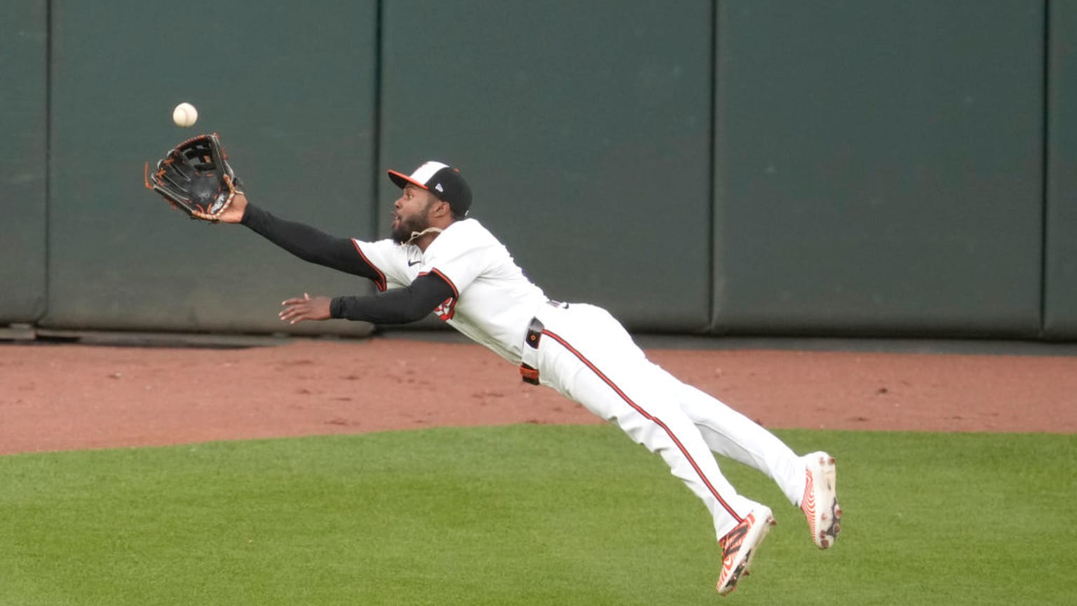 Cedric Mullins' leaping catch wins Play of the Week | 04/22/2024 | MLB.com