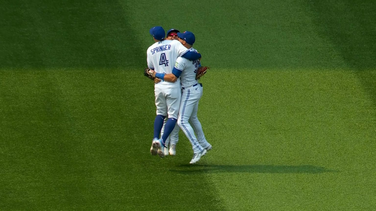 Erik Swanson secures the Blue Jays' 7-5 win in 9th | 07/16/2023 ...