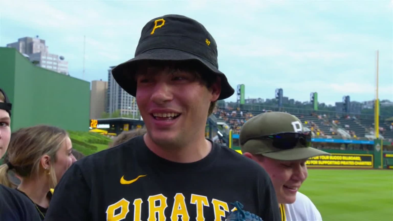 Pirates fan catches home run two consecutive years | 05/06/2024 ...