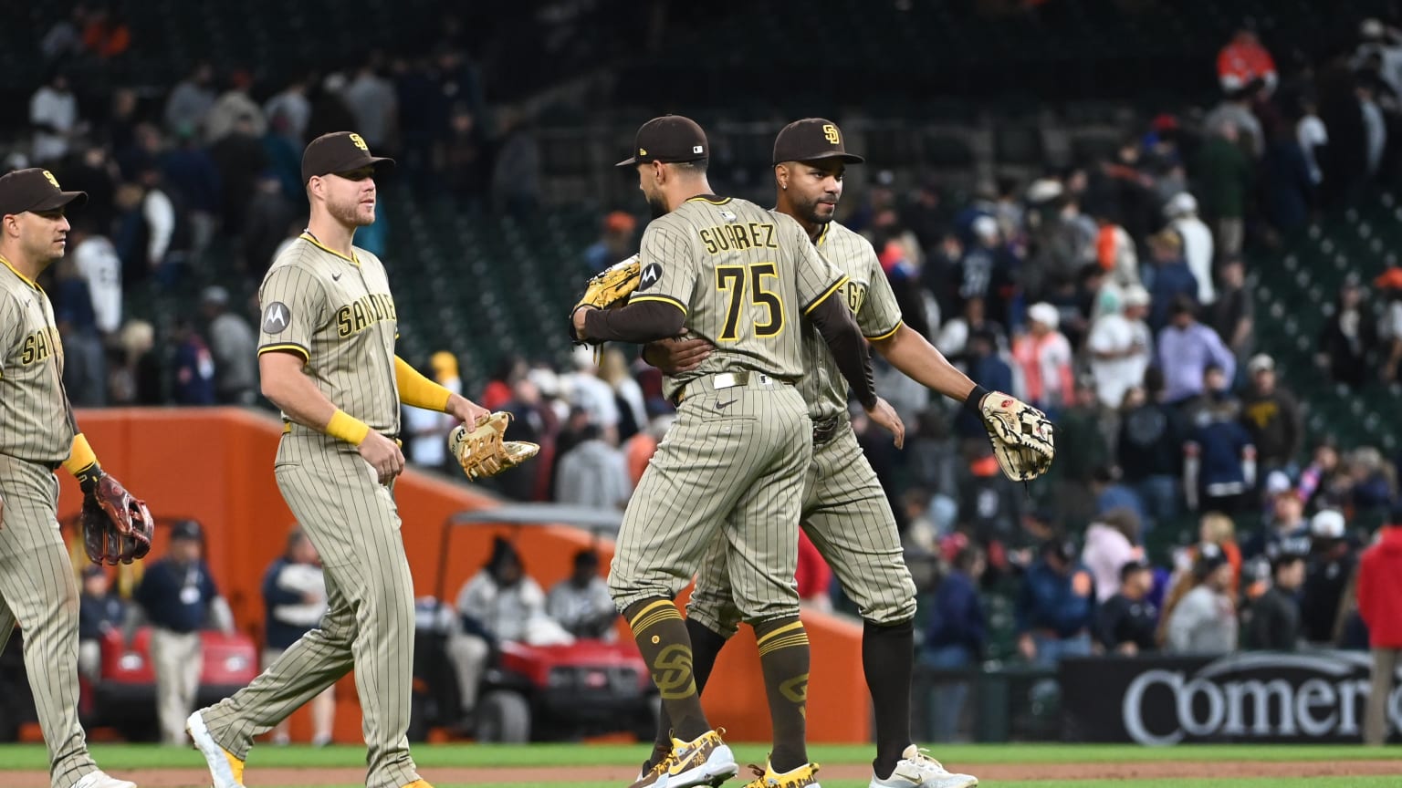 Robert Suarez earns 10th save of the season | 04/22/2025 | San Diego Padres