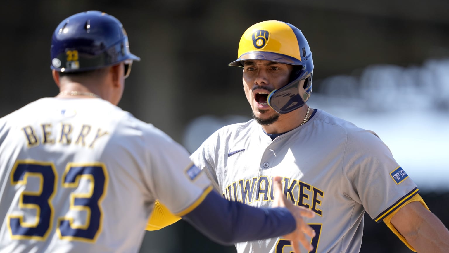 Willy Adames' go-ahead single | 05/03/2024 | Milwaukee Brewers