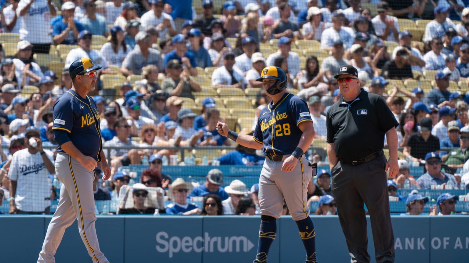 Andrew Vaughn's single | 07/20/2025 | Milwaukee Brewers