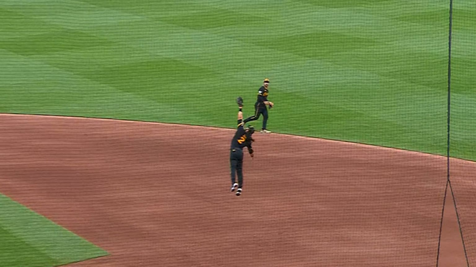 Connor Joe makes a leaping grab | 07/20/2024 | Pittsburgh Pirates