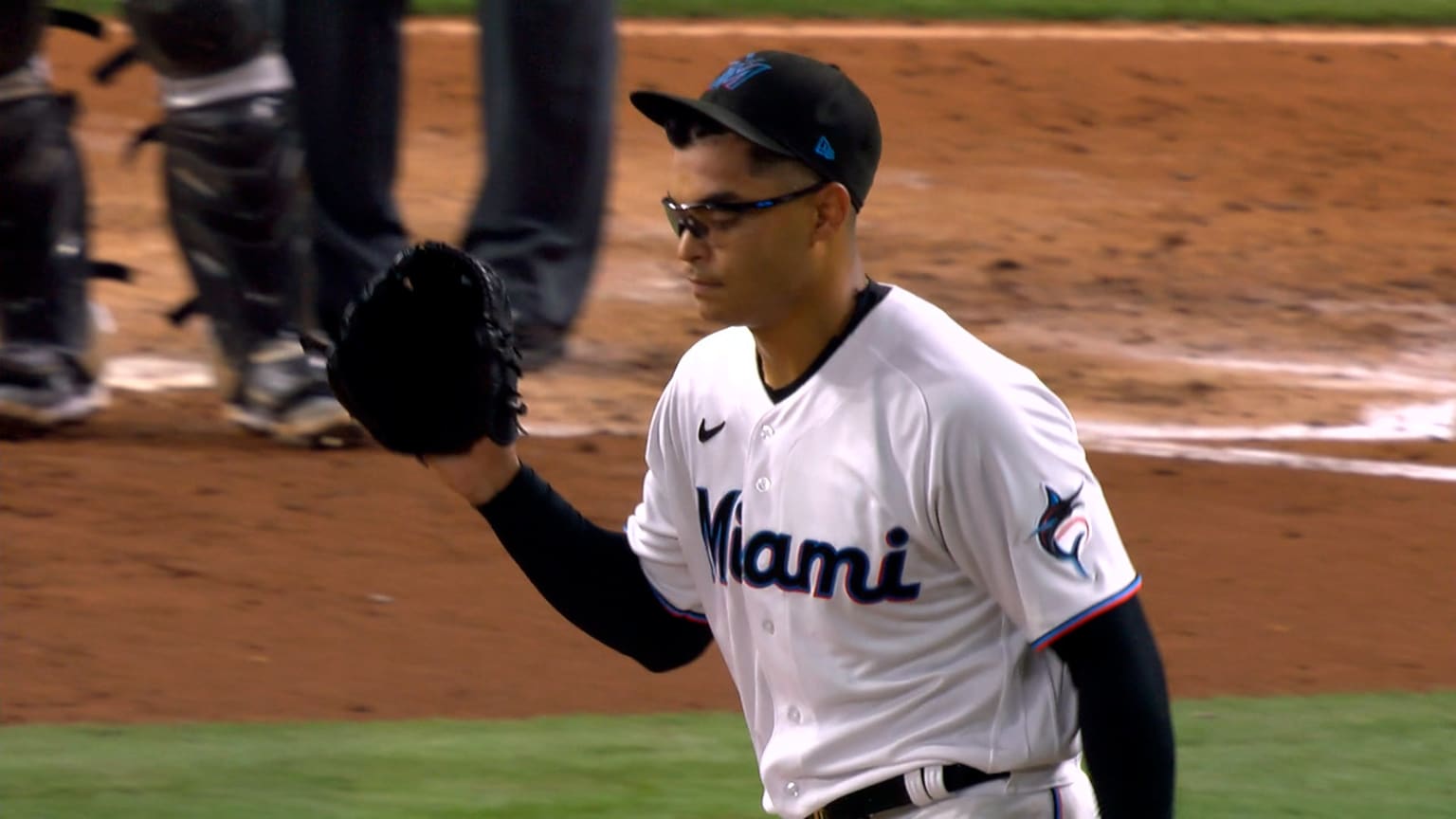 Yandy Díaz scores on an error | 08/30/2022 | Tampa Bay Rays