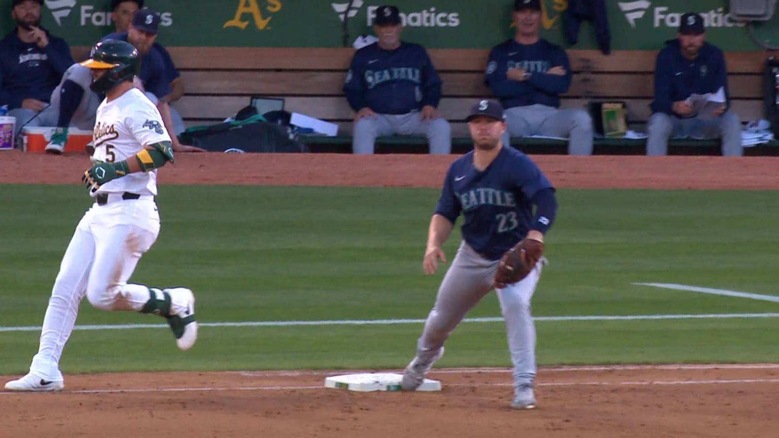J.D Davis singles after a review | 06/04/2024 | Seattle Mariners
