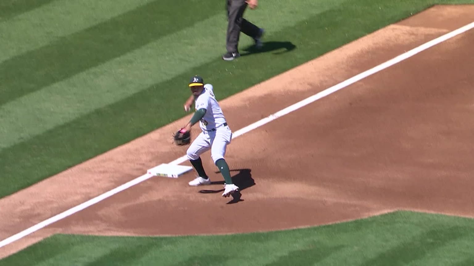 Athletics turn a double play in the top of the 4th | 09/04/2023 | Athletics